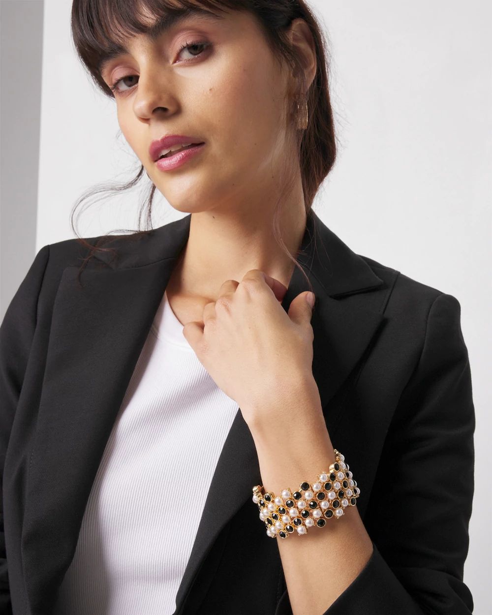 Black Crystal Pearl Stretch Bracelet | White House Black Market