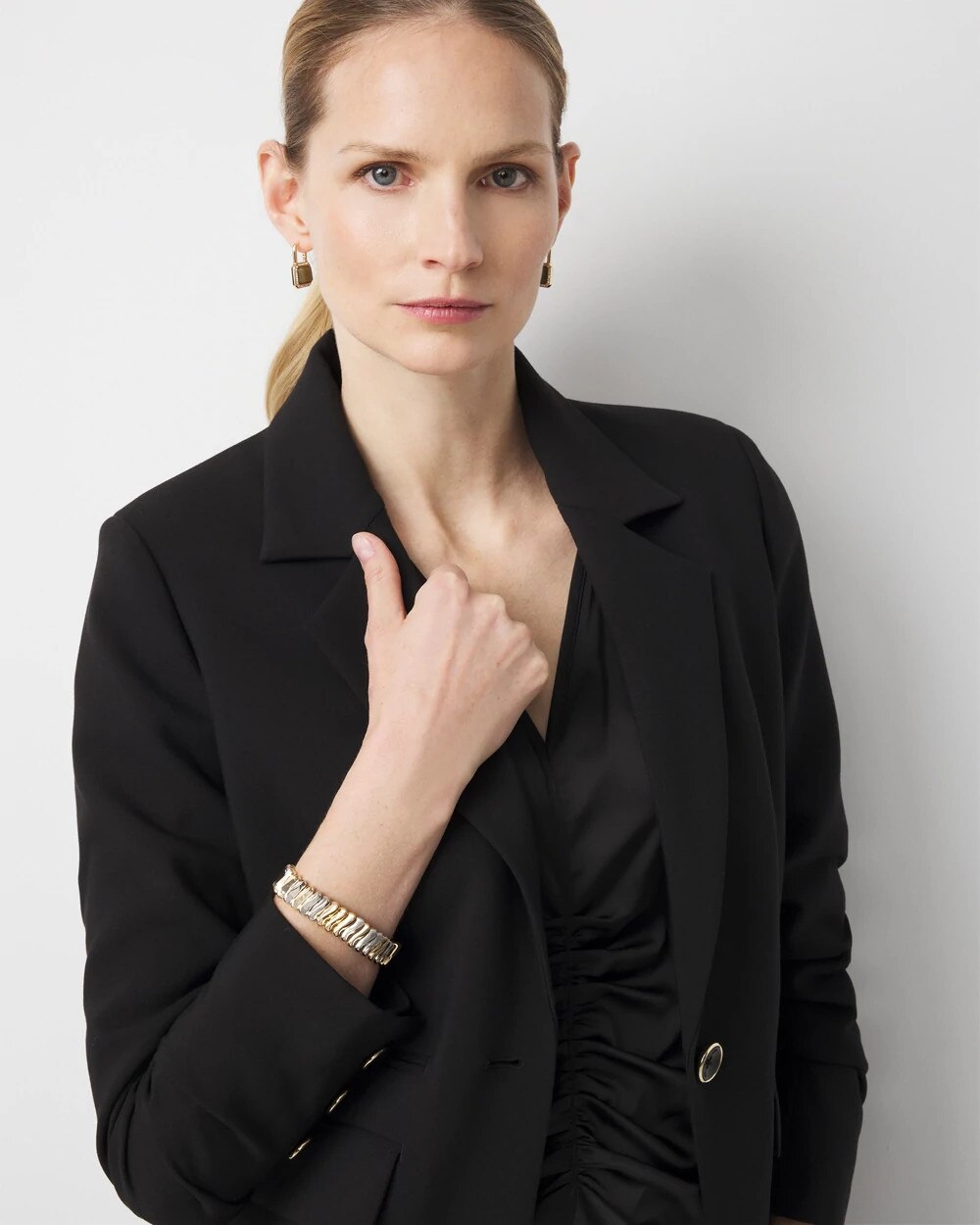 Sculptural Wave Stretch Bracelet | White House Black Market